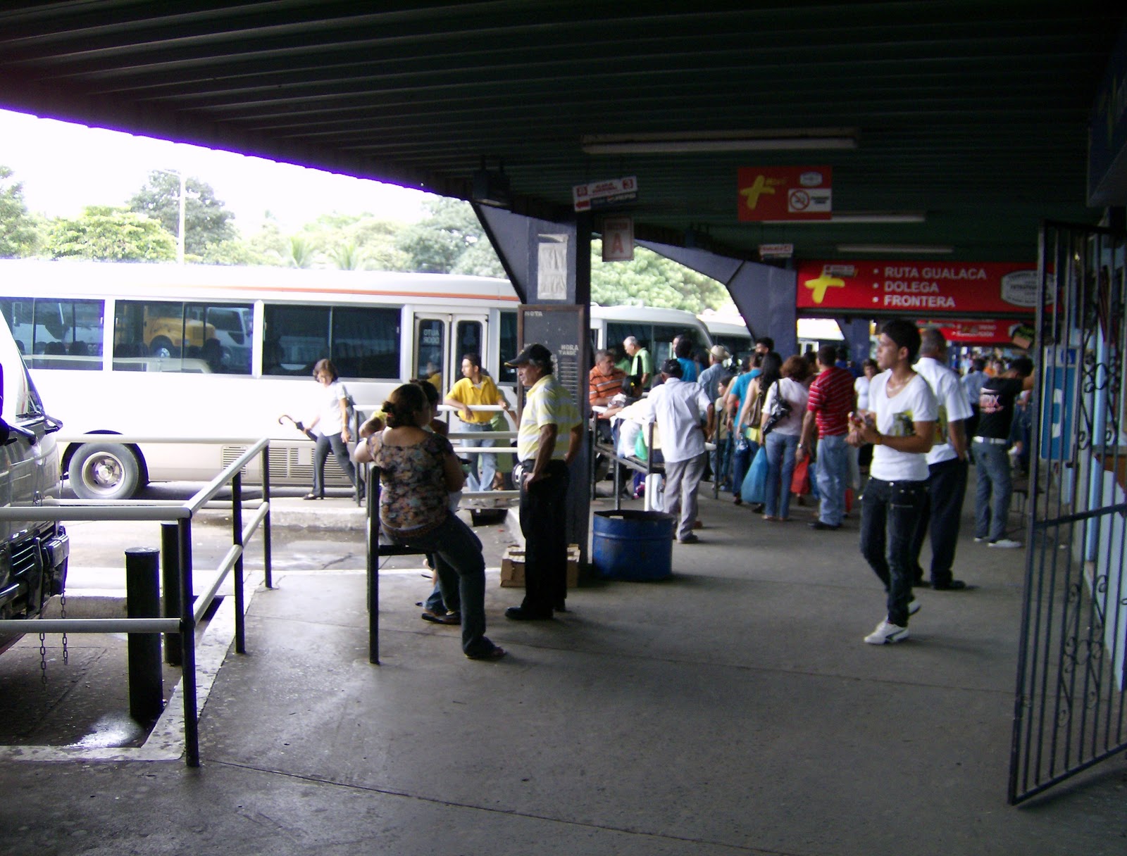 Pioneering Abroad: David, Panama - Bus Terminal and surrounding area