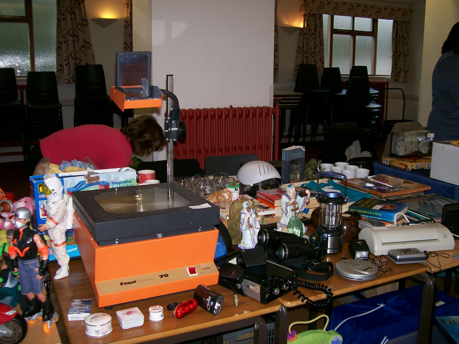 Second Hand Rose: Charity table top sale