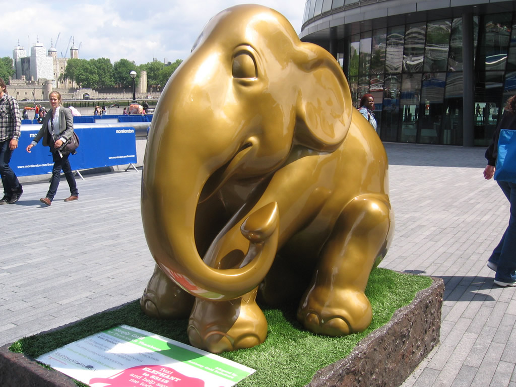 The Elephant Parade in London - June 2010 - The Globe Trotter