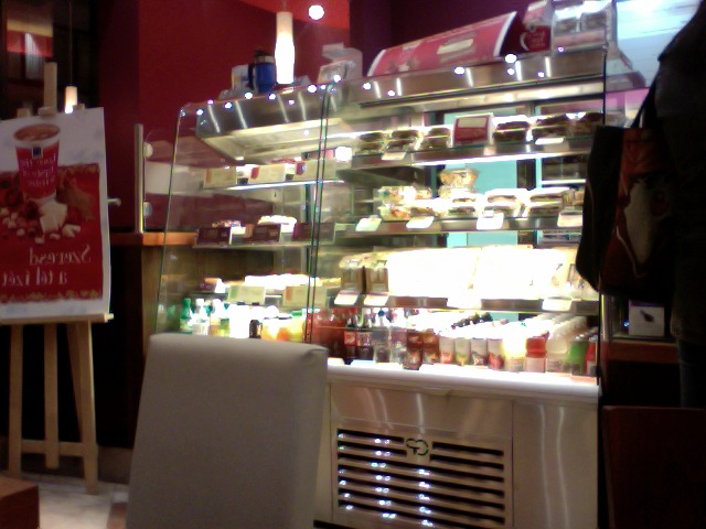 "This Girl is Hungary": Ampleman