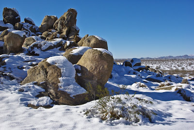 PENTAX DSLRs: Rare "Snow in the Mojave Desert" photo shoot, accompanied ...