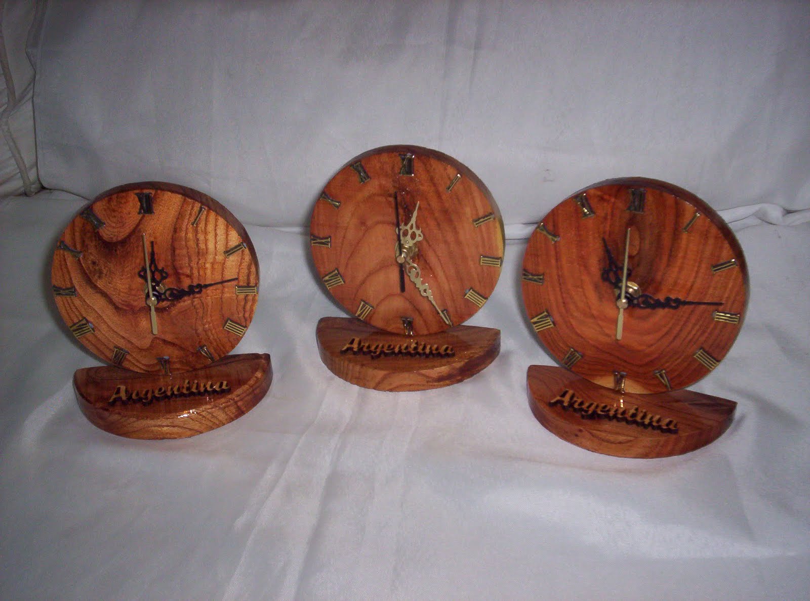 Blanky: relojes en madera artesanales