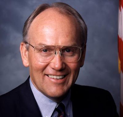 Scandal of The Stars: Senator Larry Craig Busted for Public Sex at ...