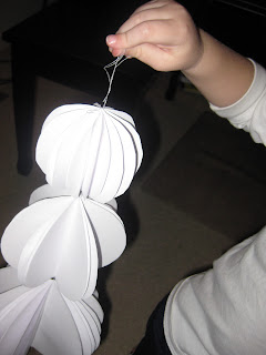 This Little Project: Paper Snowball Tutorial