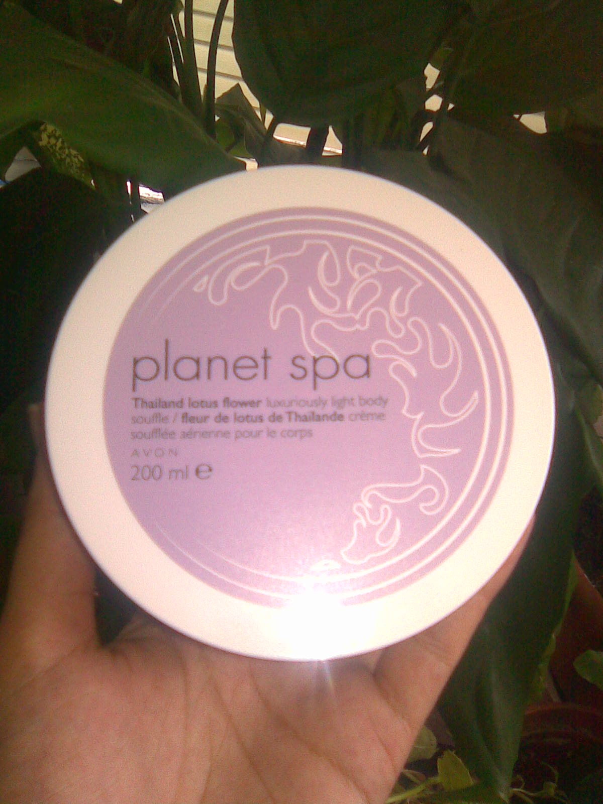 :* Fashion Bazaaar :*: CREMA DE CORP PLANET SPA BY AVON 15 LEI