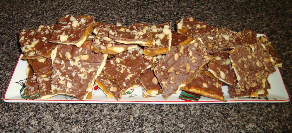 Sarah's Kitchen: Saltine Toffee Cookies