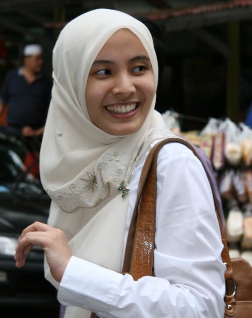 Biodata Tokoh Biodata Nurul Izzah Anwar
