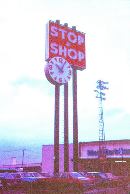 Pleasant Family Shopping: Stop & Shop's Sign of the Times