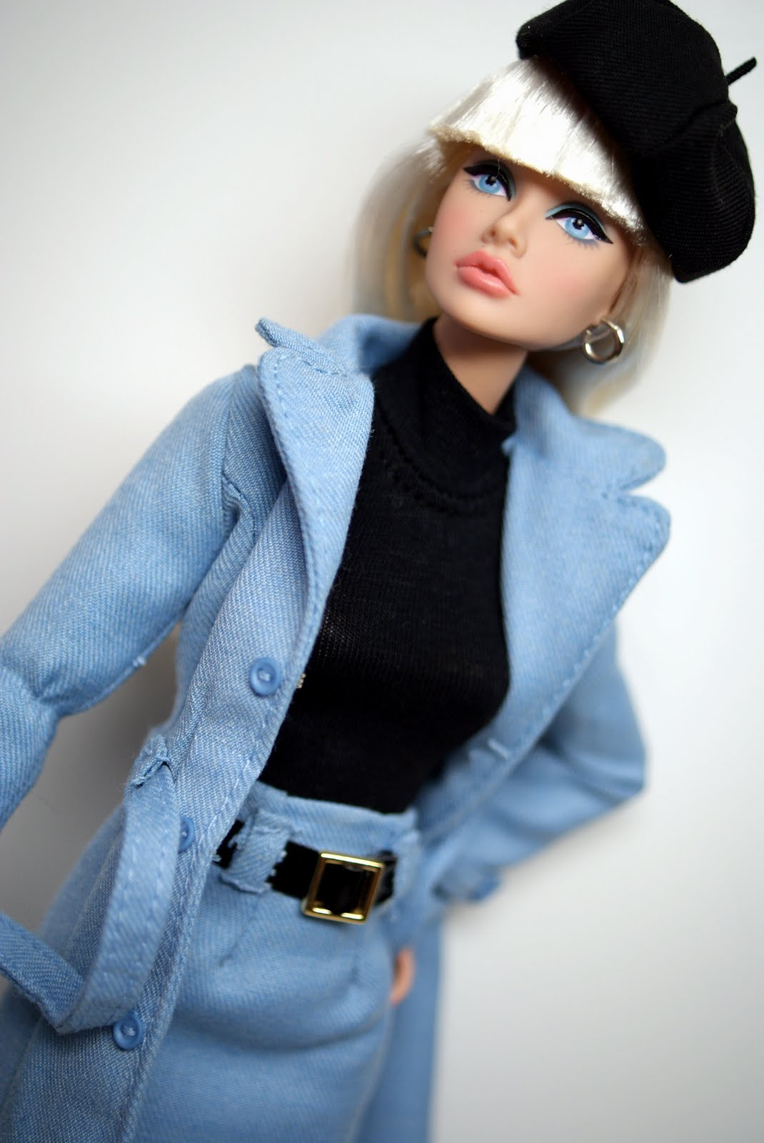 THE FASHION DOLL REVIEW: Beatnik Blues Poppy Parker