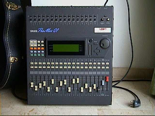 musicasa.oportunidades: Yamaha PROMIX 01 Digital Mixer