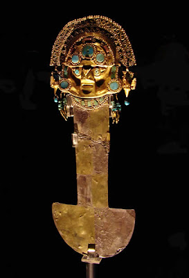 4,000 AÑOS DE ORO AMERICANO: ORO DEL PERÚ; TUMI