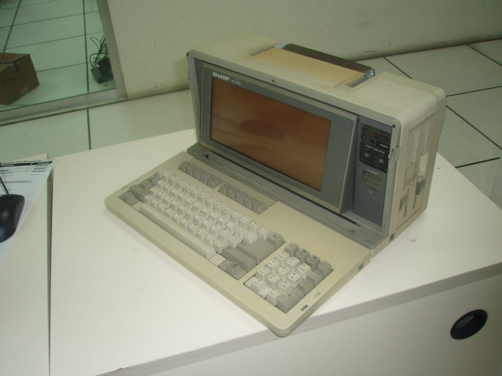El museo virtual del C.U.P.E.D.: Sharp PC -7000