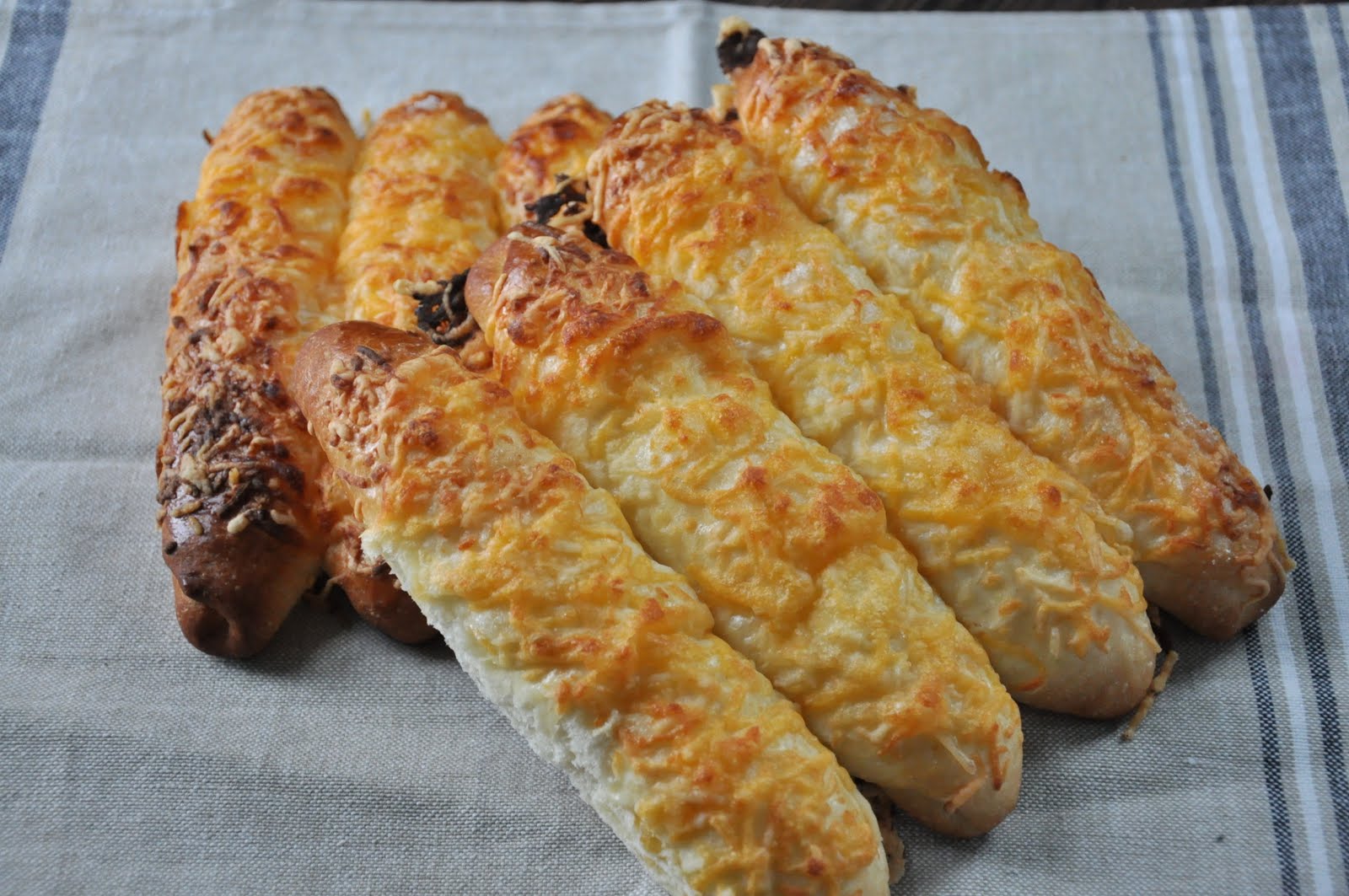 Shirley's BreaDessert: Cheese Bread, Floss Bread And Ham & Cheese Bread