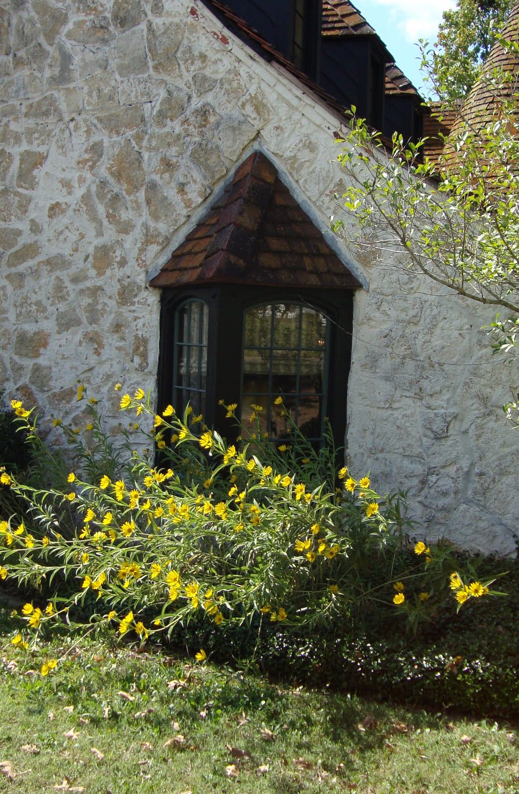~ Charles Dilbeck Designed Home in Sherman, TX. ~ | Lady Butterbug