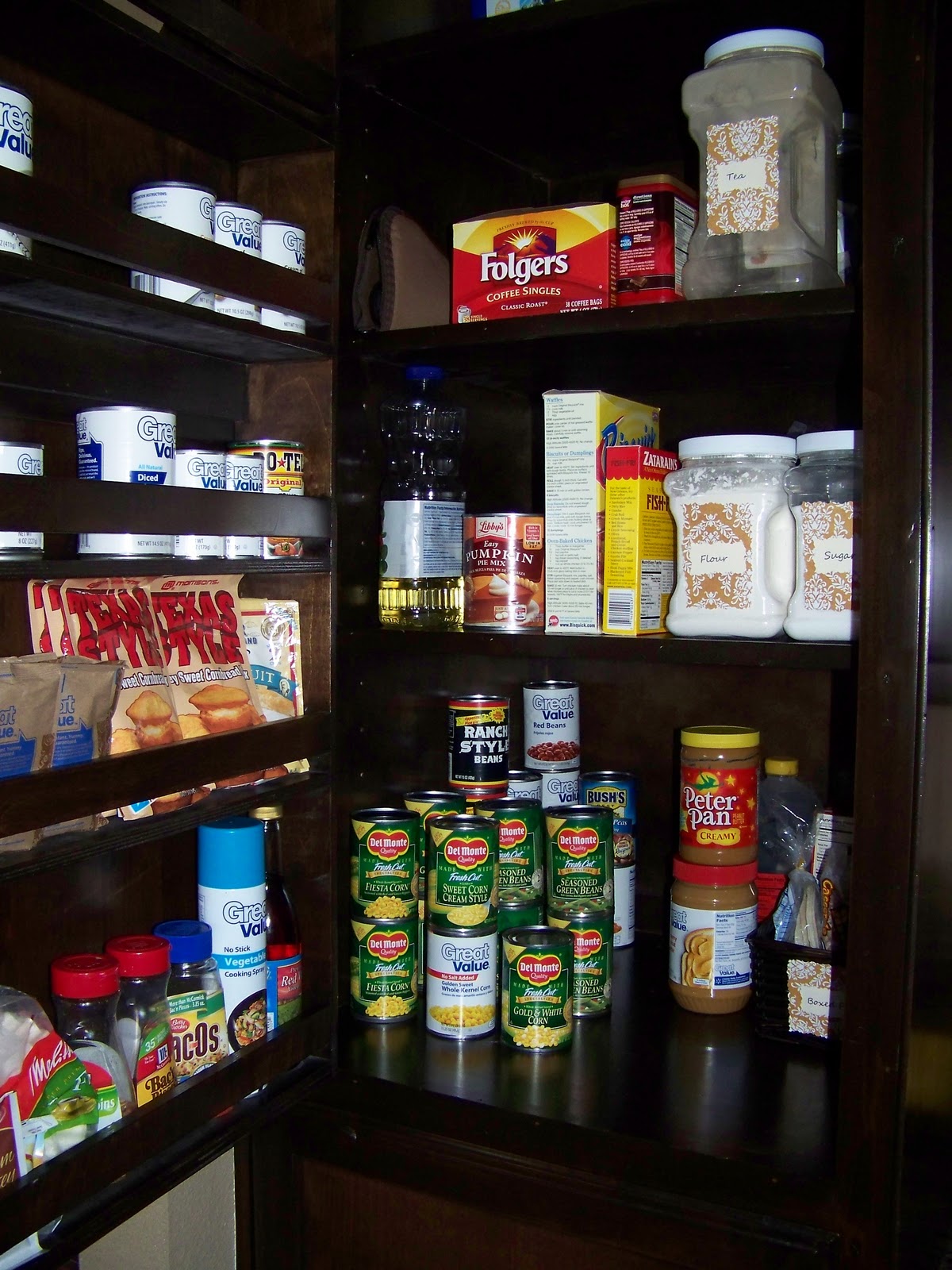 Organized & Clean Design: Tips for an OCD Pantry