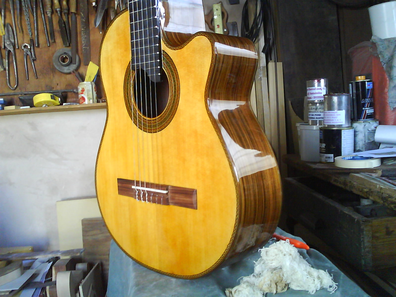 Jorge Rodriguez luthier: *Construccion de un requinto mexicano*