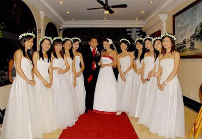 Ho Le Thu's Wedding In VN