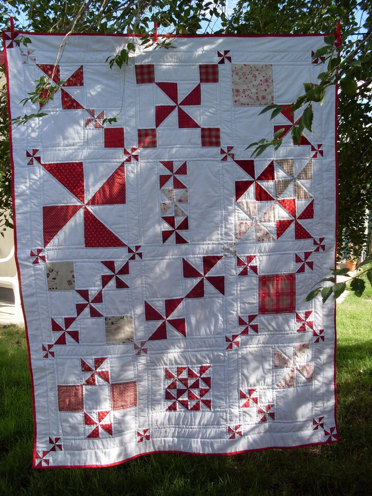 twiddletails: Another Beautiful Pinwheel Quilt