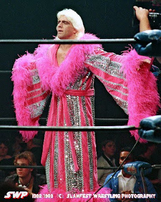 Arabian Facebuster: Yr Ric Flair Robe Foto of the Week
