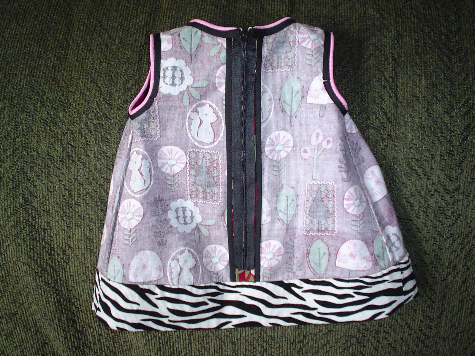 Amanda's Adventures in Sewing: Simplicity 4243 - Maroon print w/ zebra ...