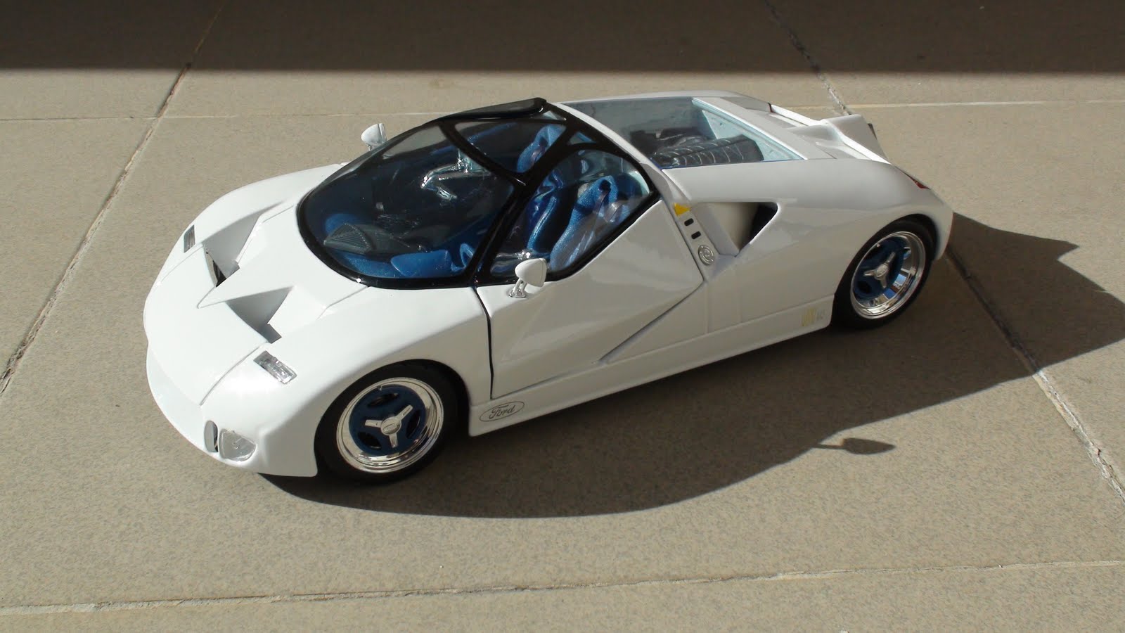Pseudo Cars: Ford GT 90 (Special Edition) - 1995