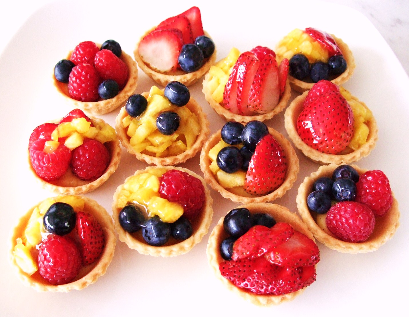 a baker named Sean: Mini Delights: Muffins, mini cheesecake and ...