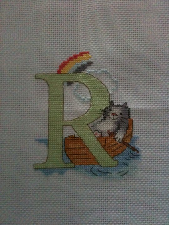 Lovely Cross Stitch: Alphabet R Green stitch with cat * rainbow