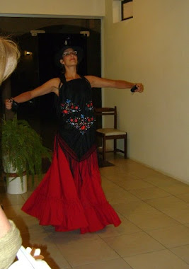 Grupo Cultural La Tertulia: imagen con plumas Marcia Collazo