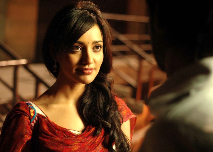 Hot Neha Sharma,Neha Sharma cute smiling photos, Unseen | quiharsodic