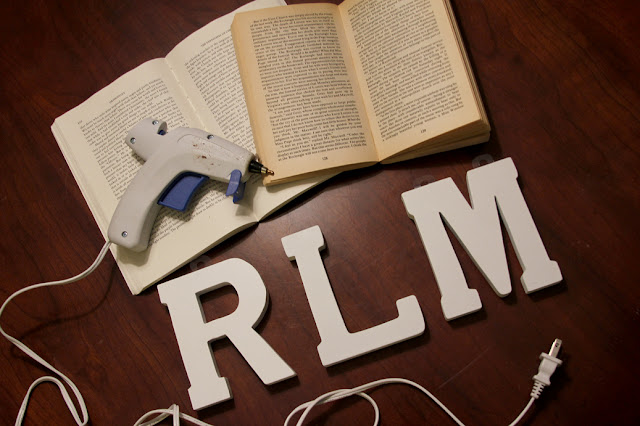 Little Things Bring Smiles: .Book Letters Tutorial.