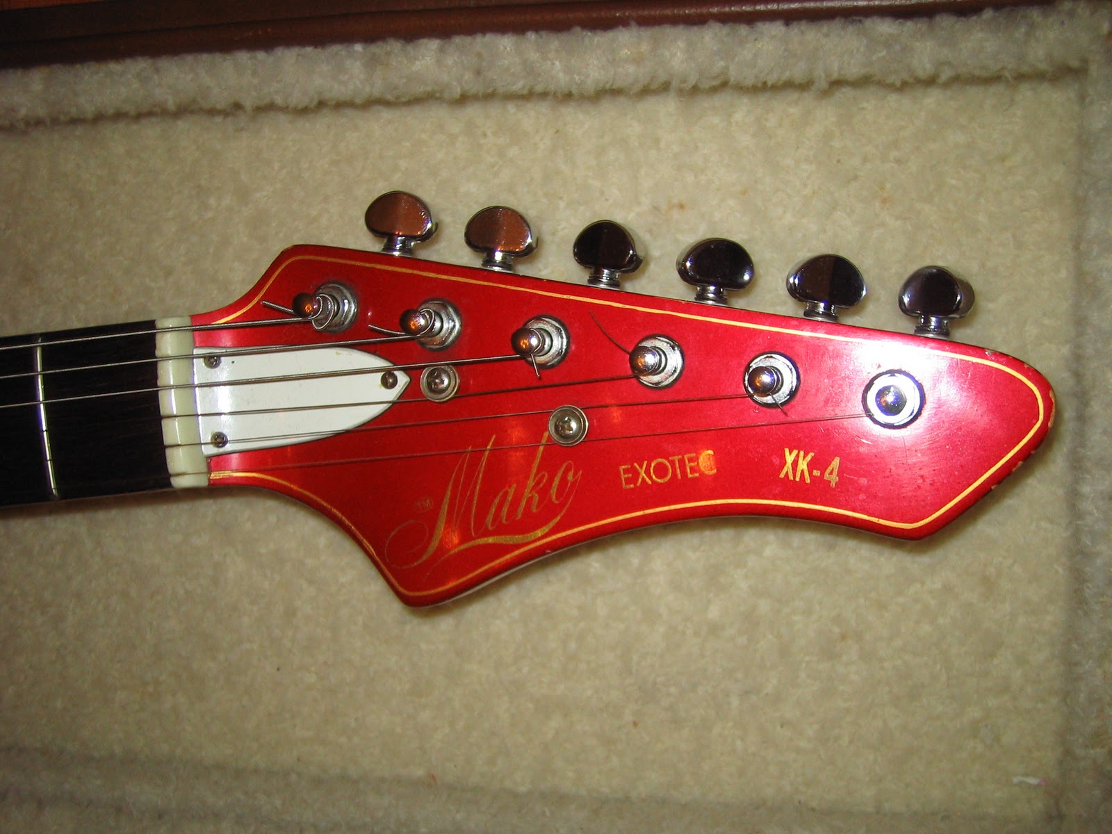 The Guitar Garage: Hondo H-1 Death Dagger ... and family ...