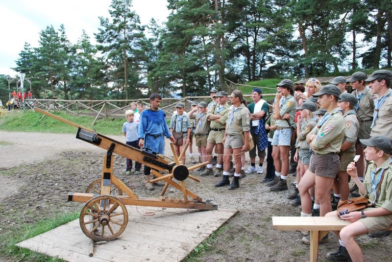Boys in short shorts: 2010