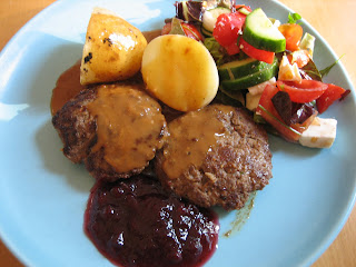 Pannbiff med potatis och brunsås