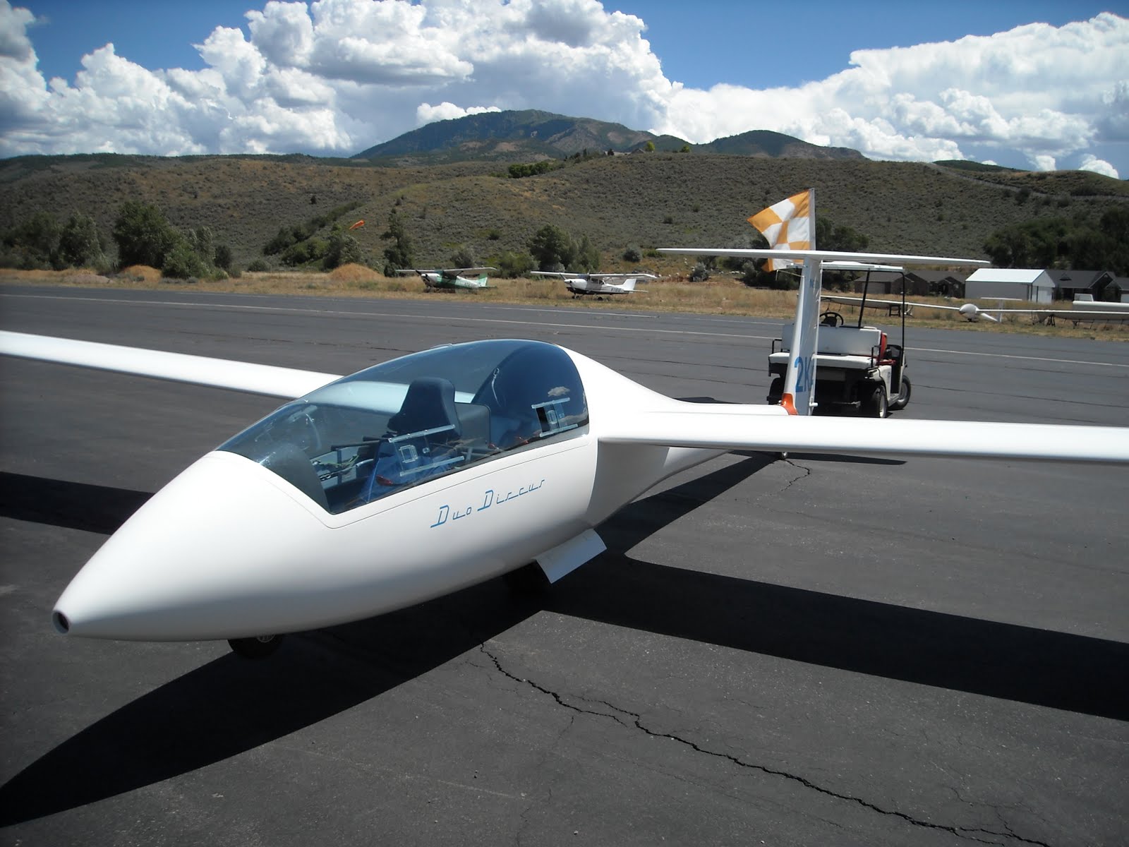 Wayne's Corner of the World: Flying in a Duo Discus