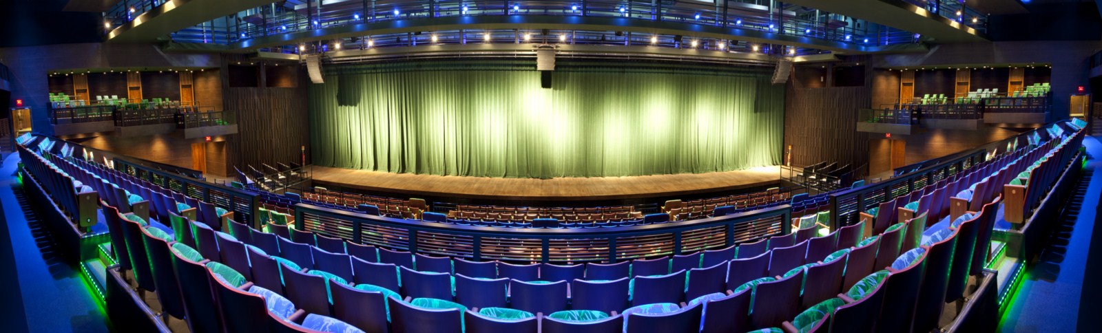 Ronald de Góes-Arquiteto: Teatro Riachuelo - Uma Jóia para Natal - II