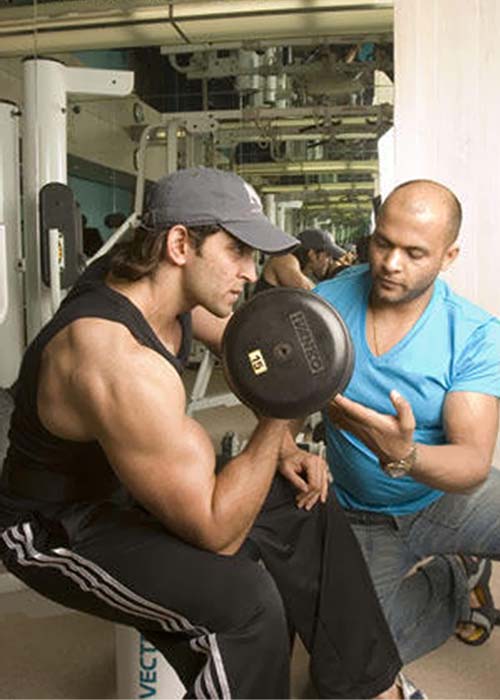 HOT ACTRESSES PICTURES AND GOSSIPS: Hrithik Roshan Body Building in Gym ...