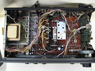 The Stereo Club: NAD 7020 Receiver