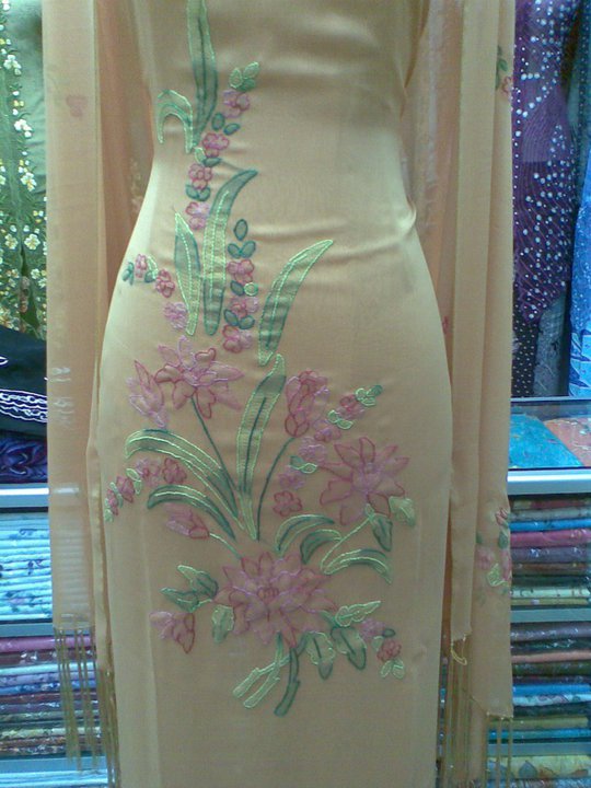hamidah's boutique: Kain sulam design terbaru 091010