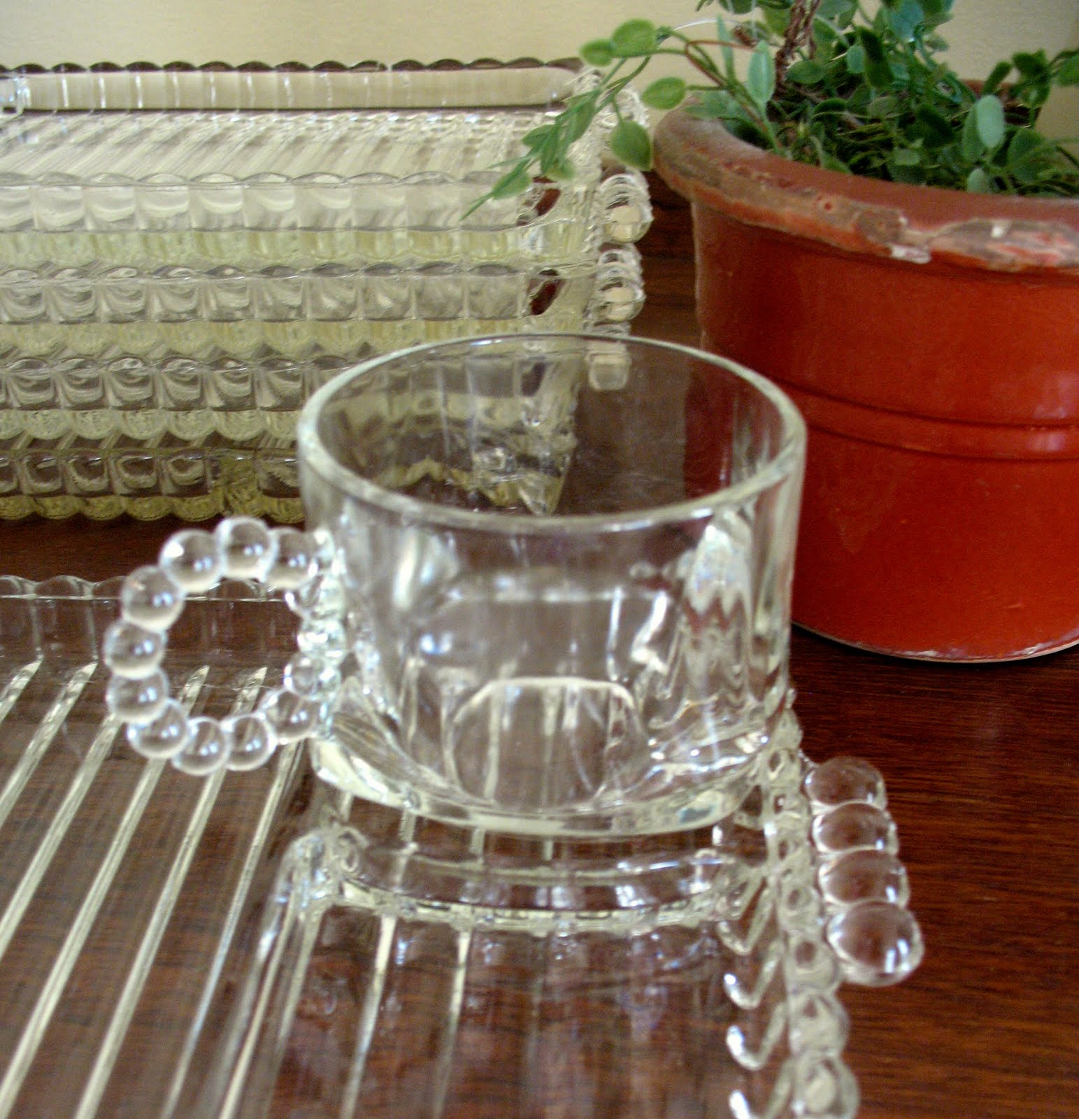 The Pink Peony of Le Jardin: vintage glassware