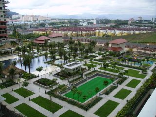 umi jie: House to sell : Armanee Duplex Condo
