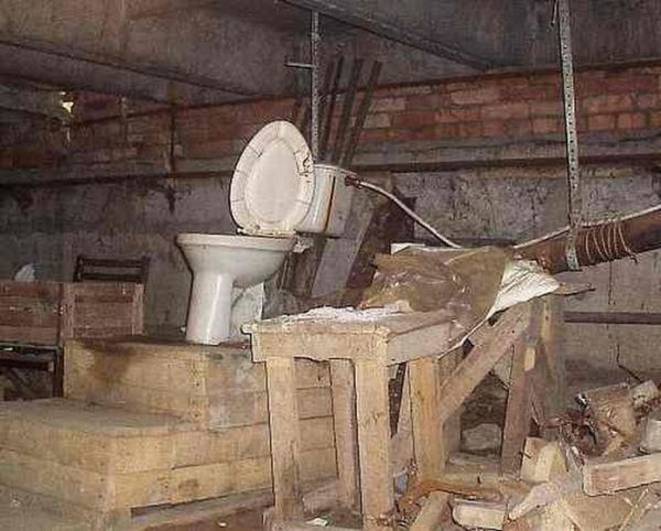 Fresh Pics: 100 Unusual and Funny Toilets