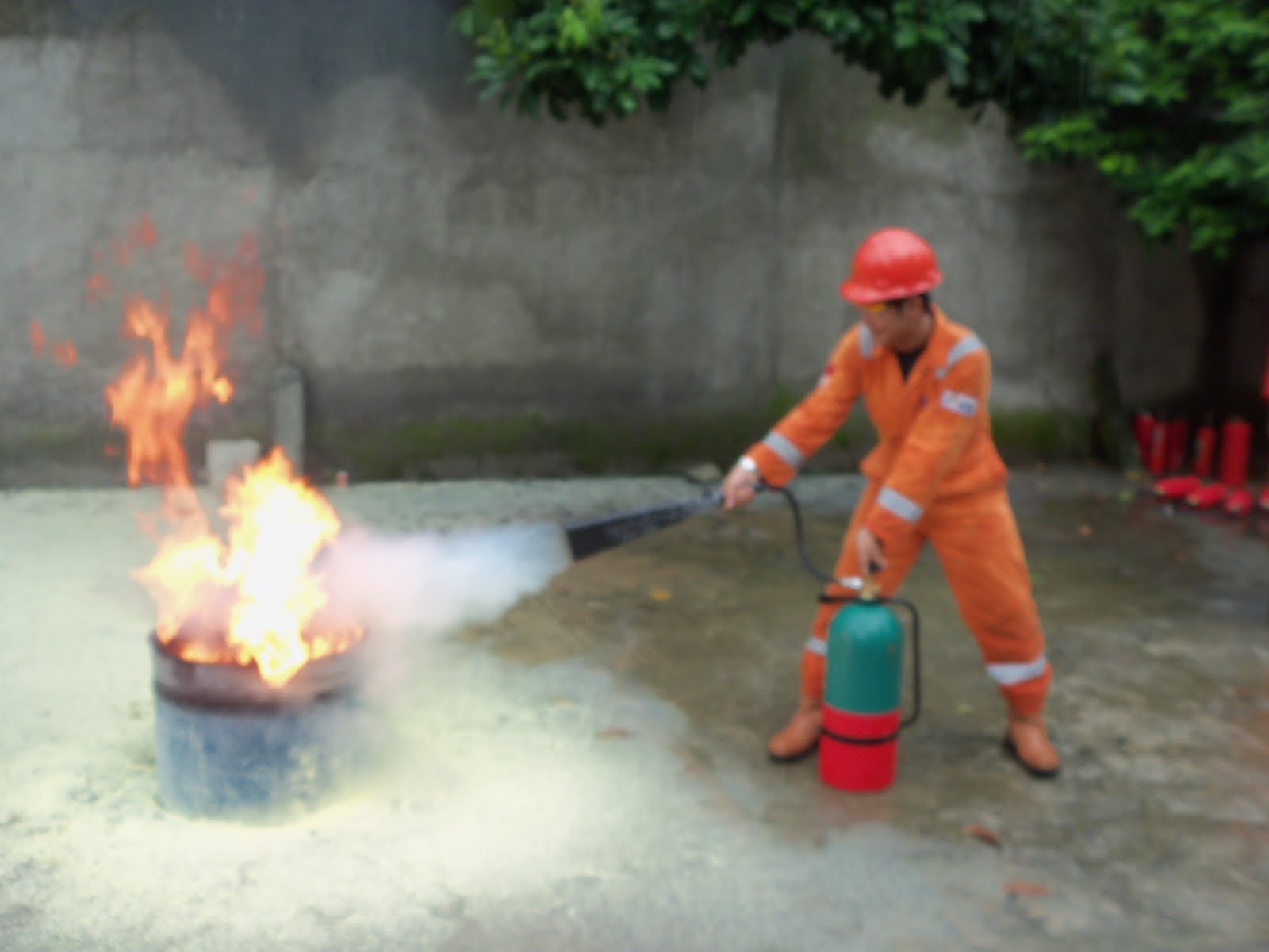 PRO EMERGENCY: Pelatihan FIRST AID AND BASIC FIRE FIGHTING