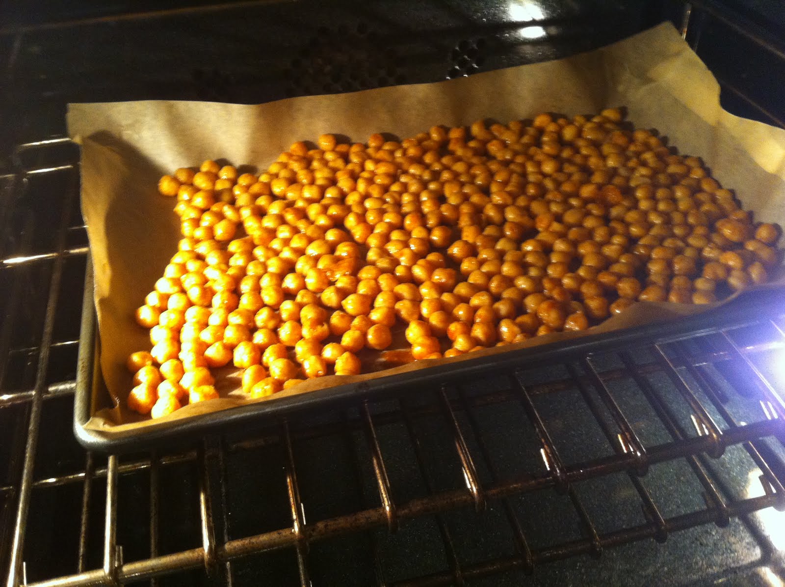 A Kalorama Kitchen: Spicy, crunchy Chick Pea snack