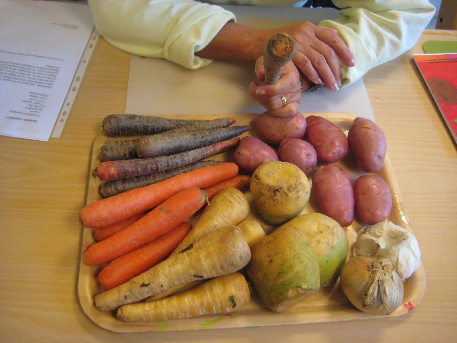 Sinnenas mat i förskolan: Vi skapar med rotfrukter som inspiration