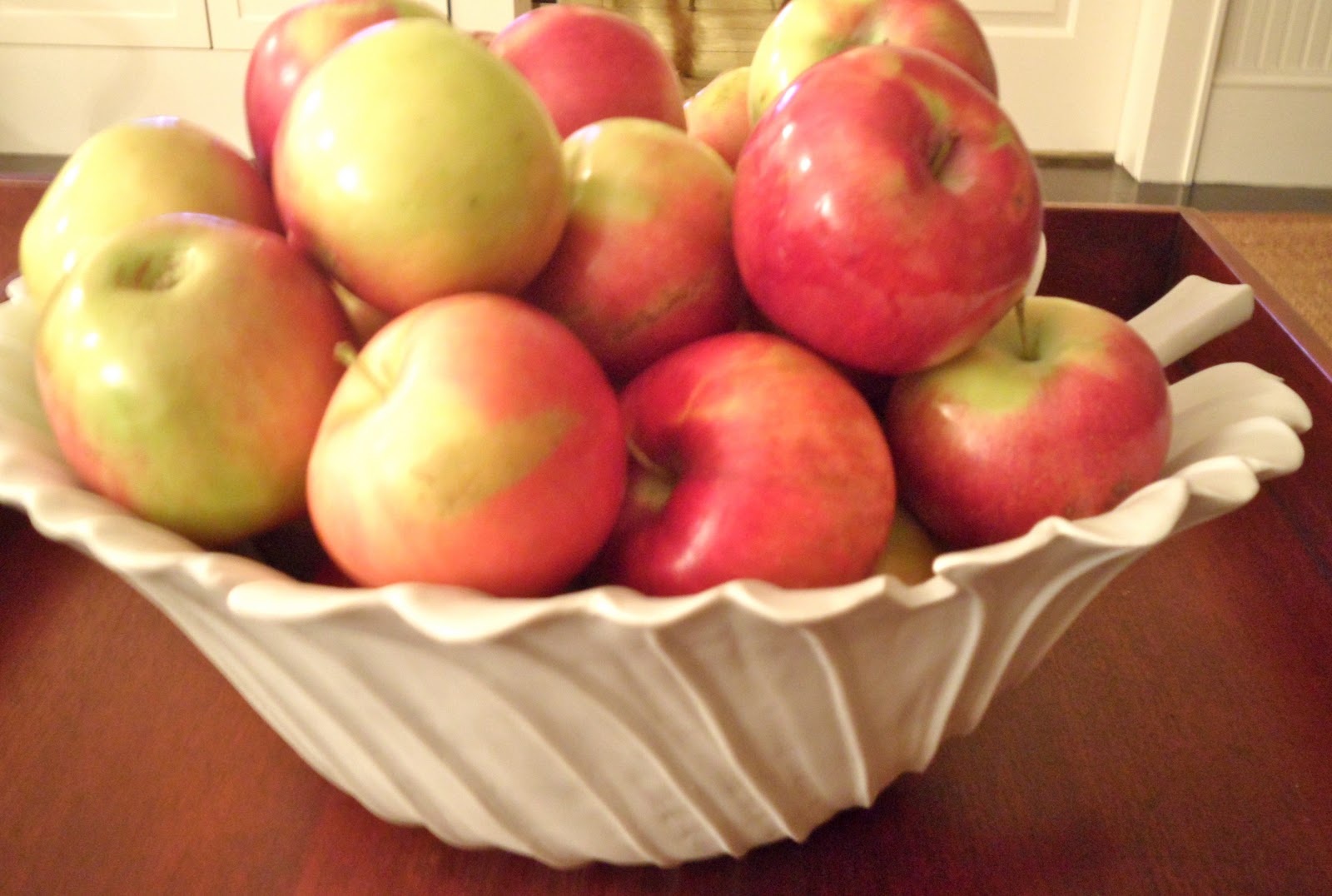 hampton hostess: BIG APPLE