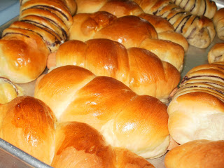 Hanan HOMEBASE Bakery: Pelbagai Roti