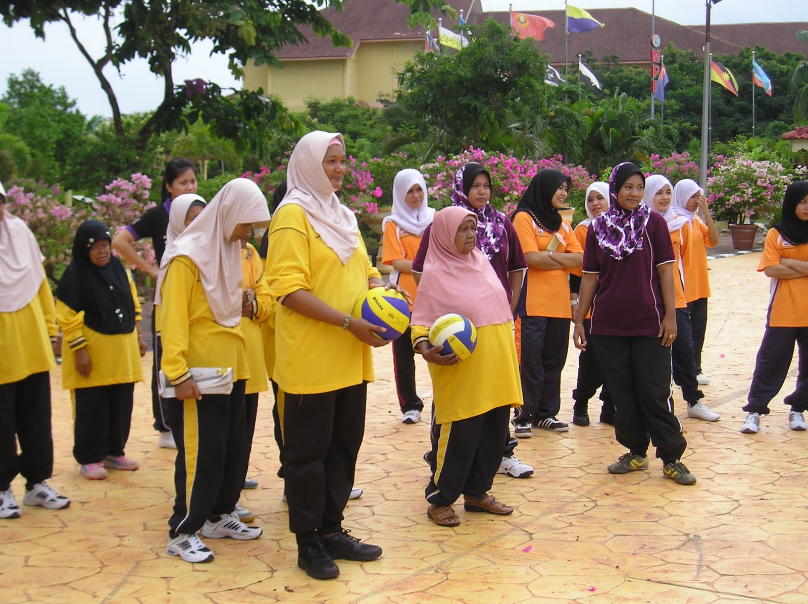 RSK KANGAR: AKTIVITI RIADAH & SUKANEKA WARGA EMAS