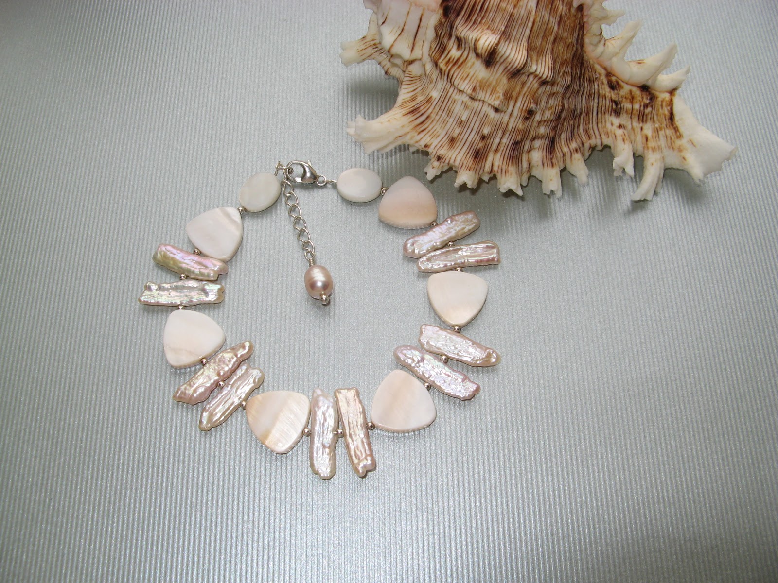 Astos rankdarbiai: Perlai