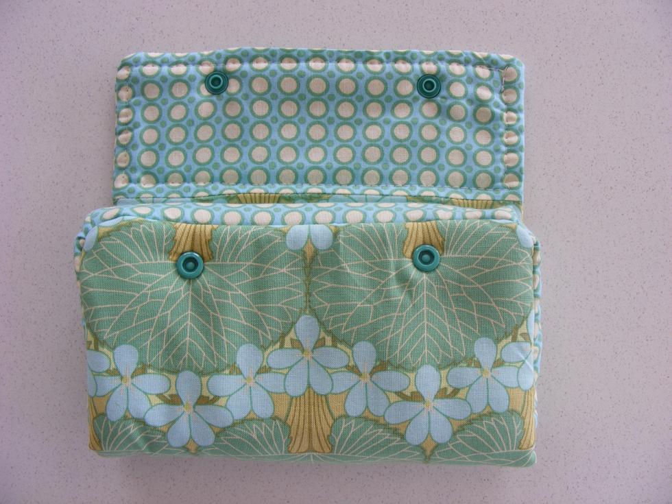 Come Sew With Me: DSi XL Roll Up Padded Case