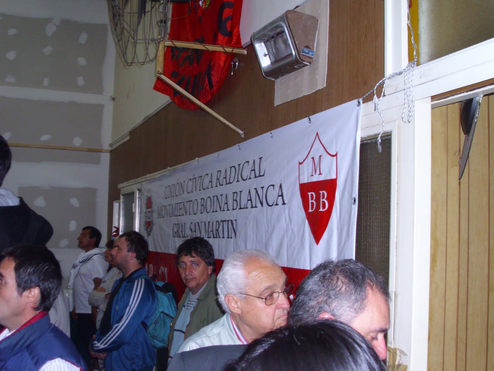 MOVIMIENTO BOINA BLANCA - UNIÓN CÍVICA RADICAL: Ricardo Alfonsín en la comuna 11